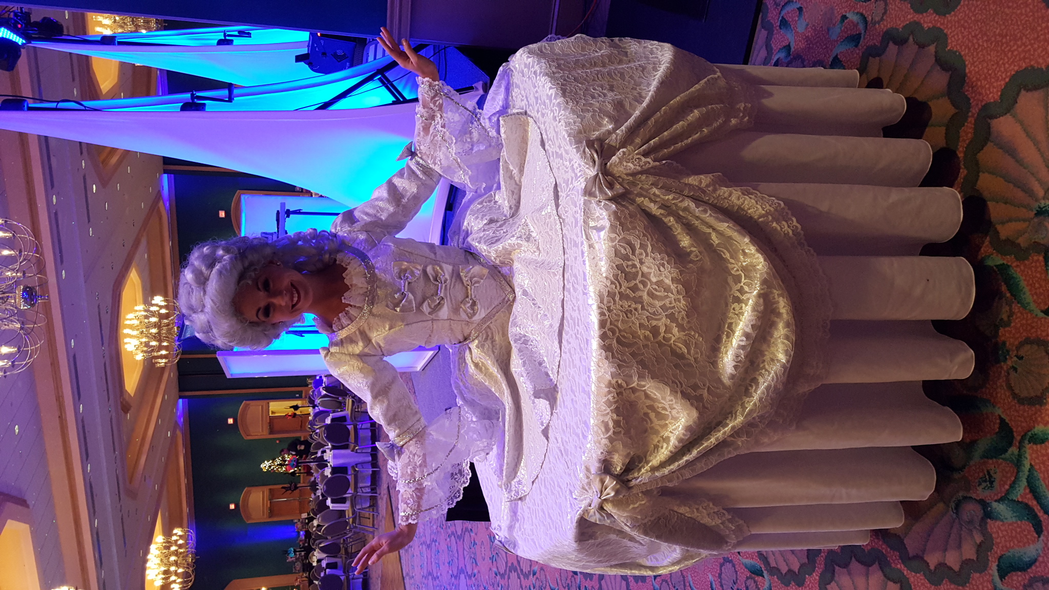 Hire Interactive Strolling Tables| Altus Entertainment